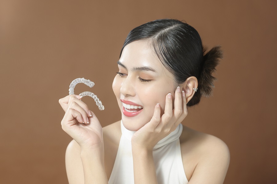 Tips For New Invisalign Patients | Full Smile Orthodontics Carlsbad, CA