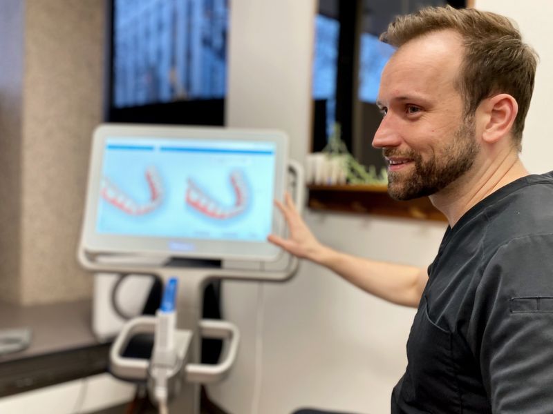 Choosing the Best Clear Aligner: A Comprehensive Guide